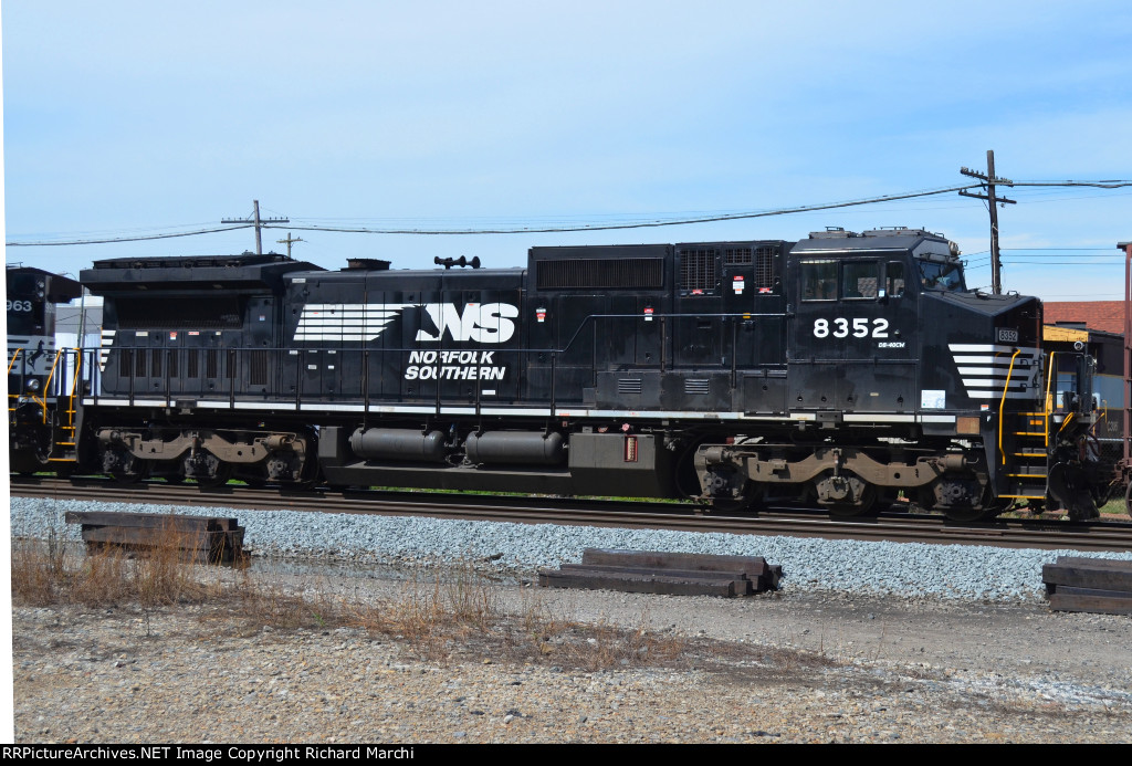 NS 8352